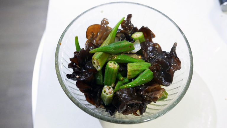 Stir Fry Okra Black Fungus Recipe | 秋葵炒雲耳 - Nomss.com