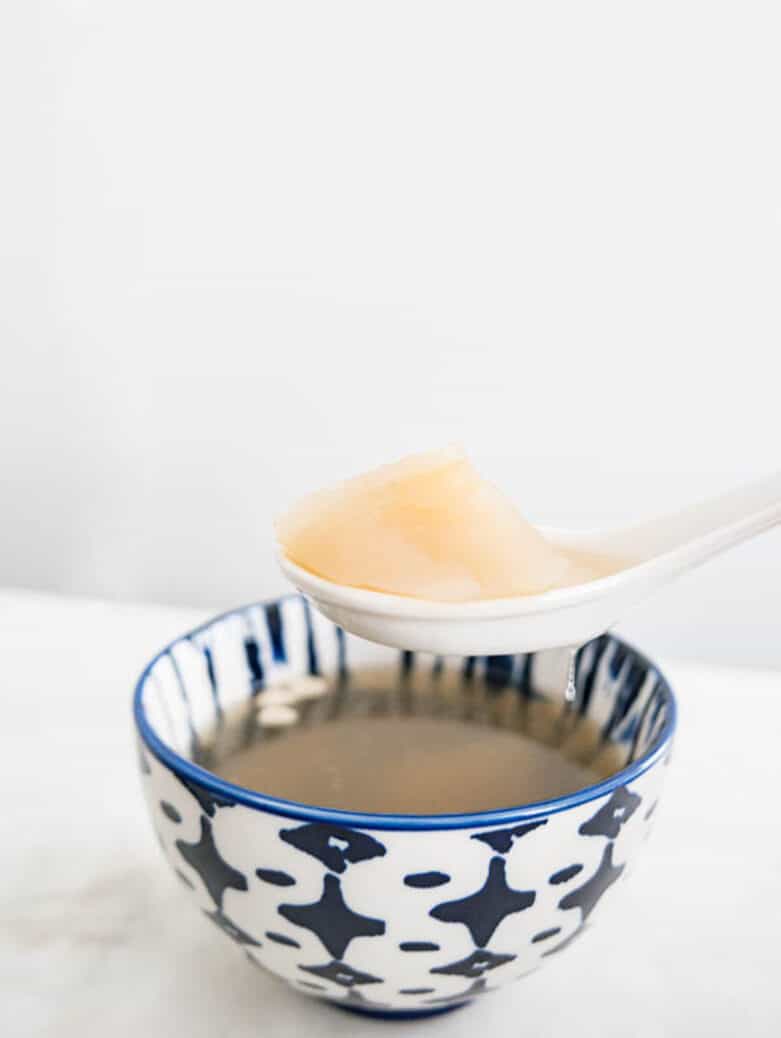 Chinese Apple Snow Pear Soup (Easy) 蘋果雪梨無花果瘦肉湯 - Nomss.com