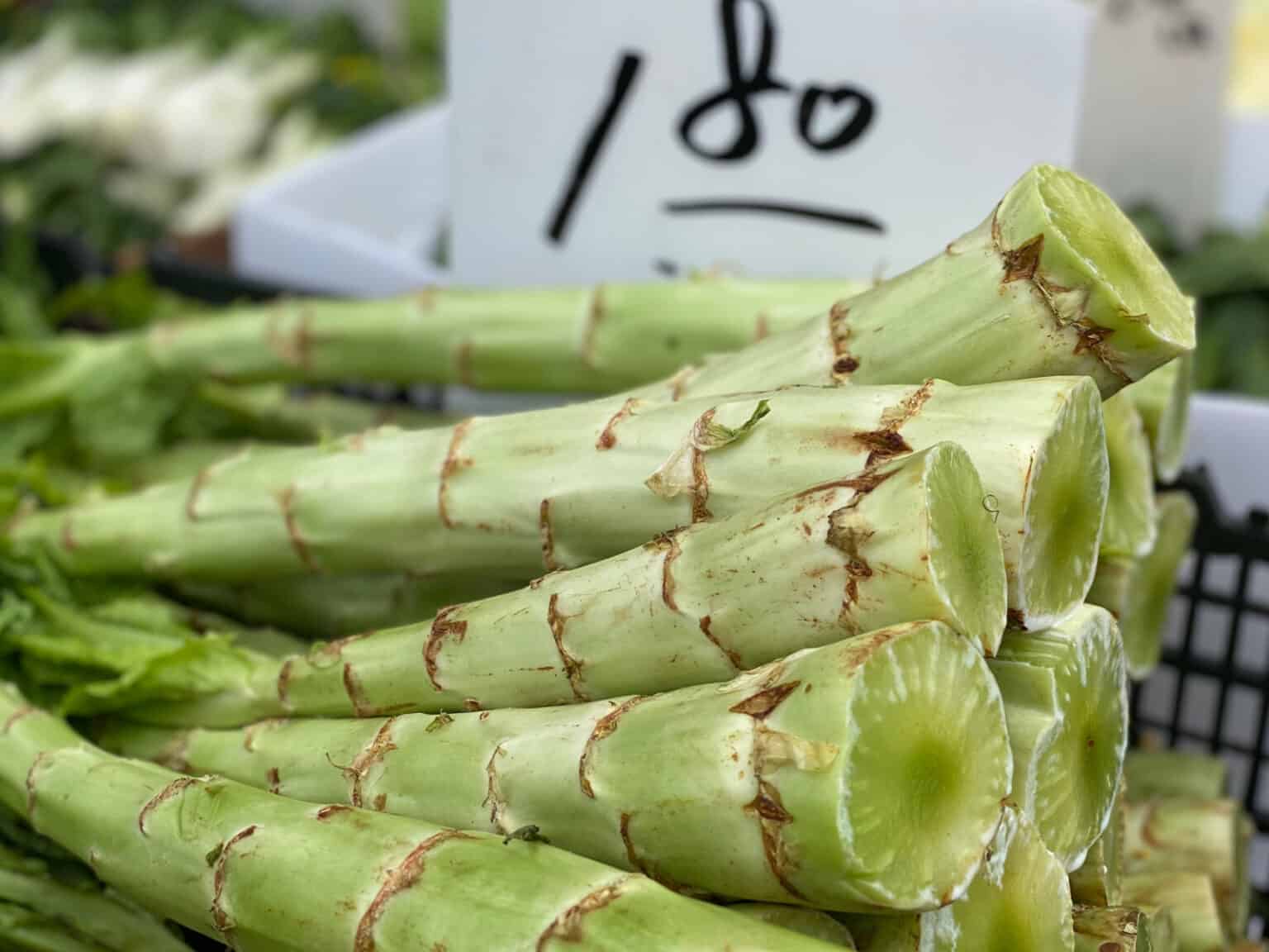 Best Chinese Spicy Celtuce Stem Salad Recipe 酸辣涼拌萵筍 - Nomss.com