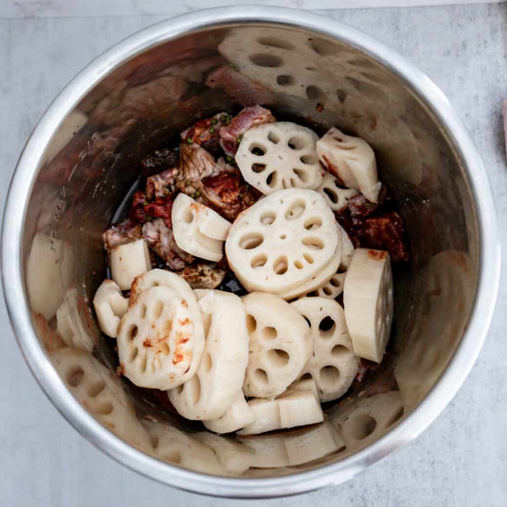 Red Fermented Bean Curd Lotus Root Spareribs 南乳蓮藕炆排骨 - Nomss.com