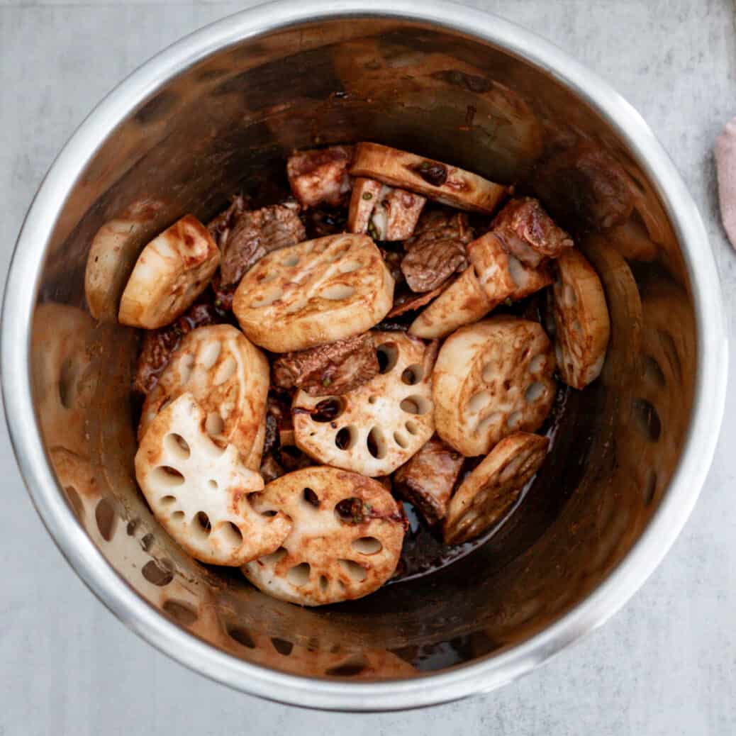 Red Fermented Bean Curd Lotus Root Spareribs 南乳蓮藕炆排骨 - Nomss.com