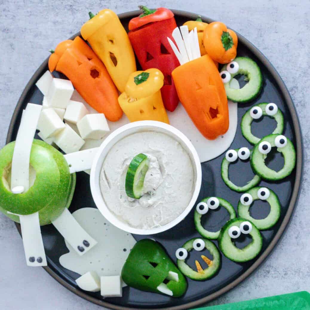 Easy Fun Halloween Monster Rice Krispie Treats Recipe - Nomss.com