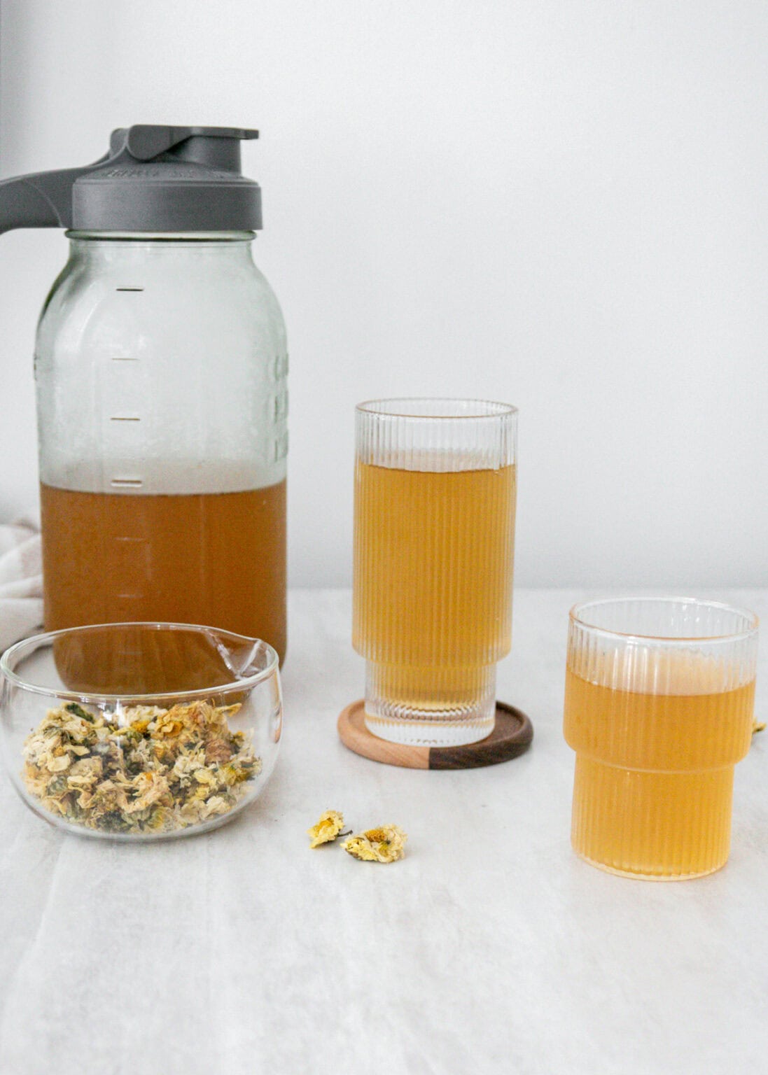 Chrysanthemum Honeysuckle Tea Recipe | TCM Cooling Drink - Nomss.com